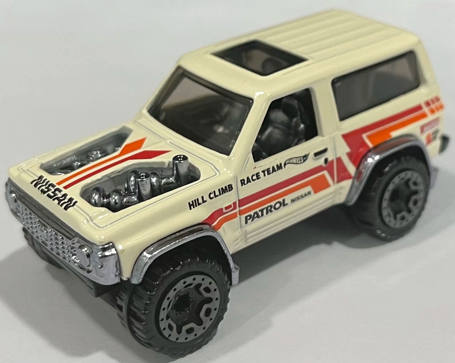 2023 Nissan Patrol Custom - Diecastica